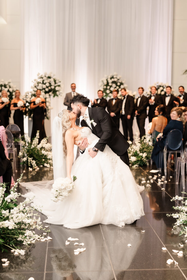 REAL WEDDING:: Ashlie Lauderdale + Scott Johnson {InstaLove} | NOW ...