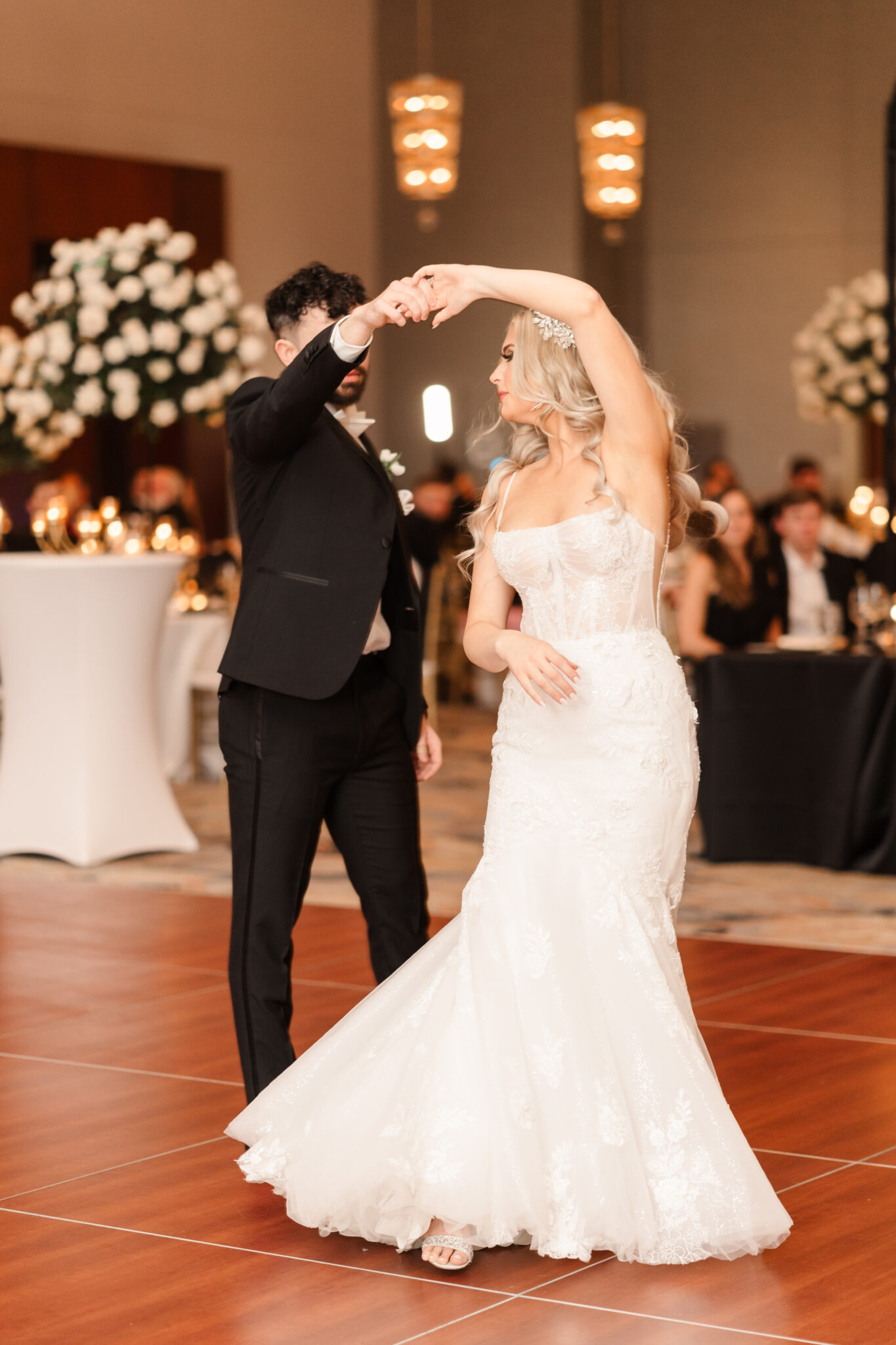REAL WEDDING:: Ashlie Lauderdale + Scott Johnson {InstaLove} | NOW ...